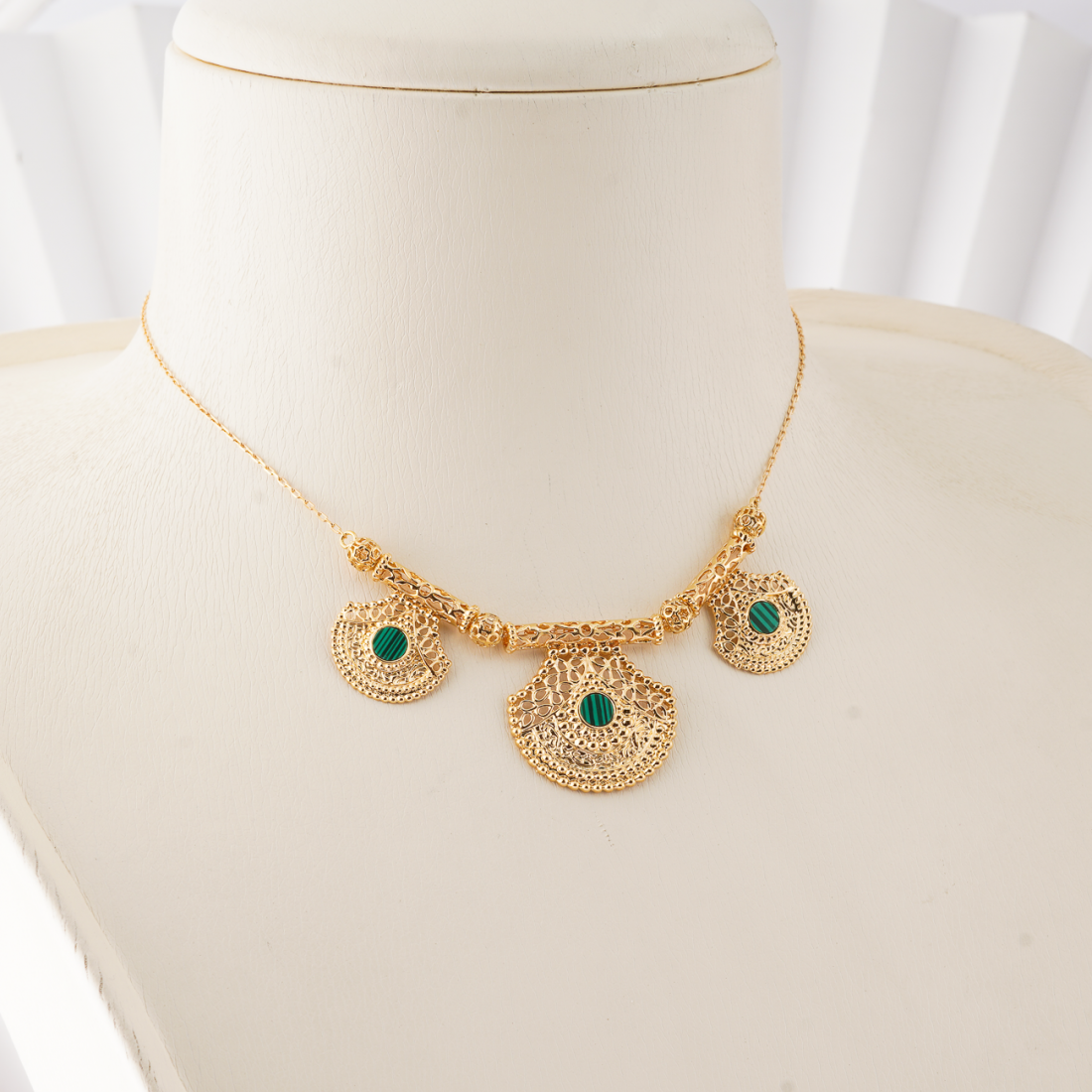 NK684 عقد الاصالة (الفاخر"الاخضر")